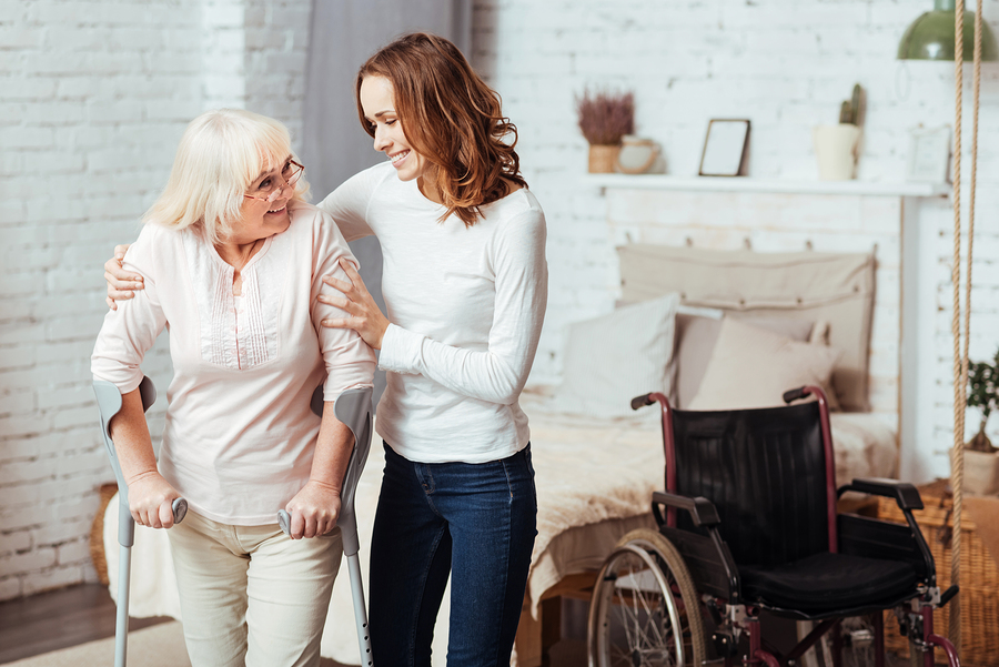 Checklist For Elderly Living Alone: Guide To Help Them And Know When To ...